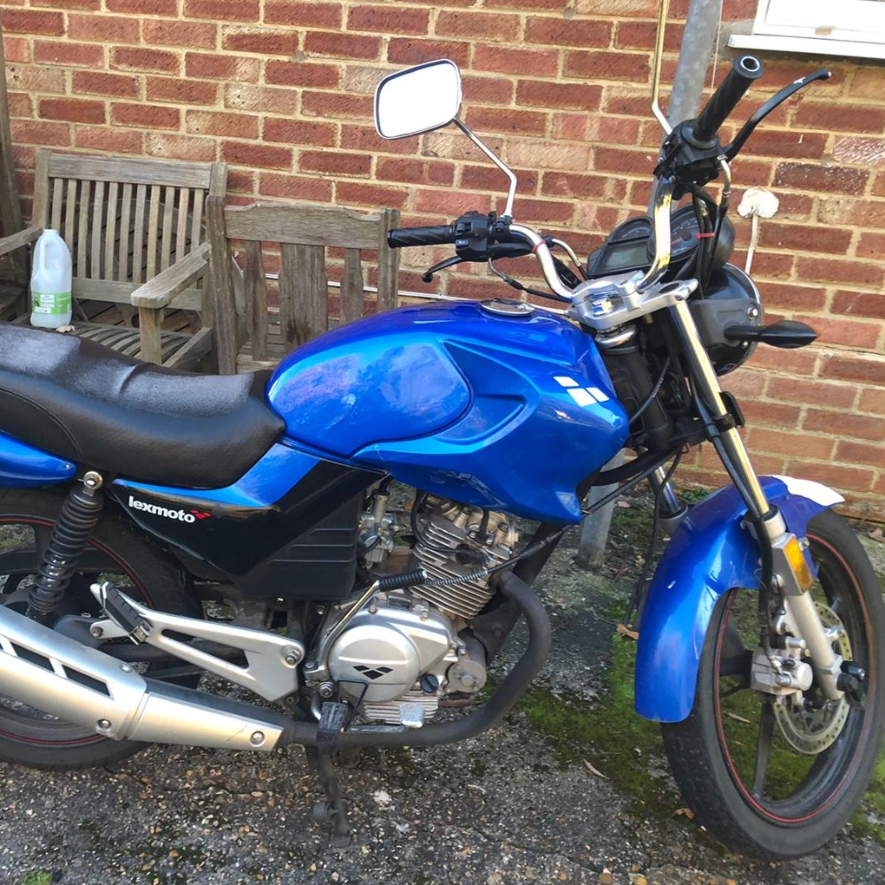 Lexmoto Lexmoto ZSB 125CC Motorbike - Own4Less